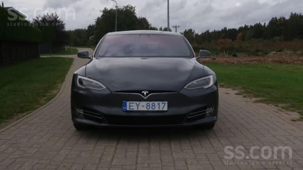 Grey Tesla Model S 2019 in Riga, with an engine capacity of 0.00 L and mileage of 212 thousand km for 26150 €, photo 10 on AUTOMOTO.COM.LV