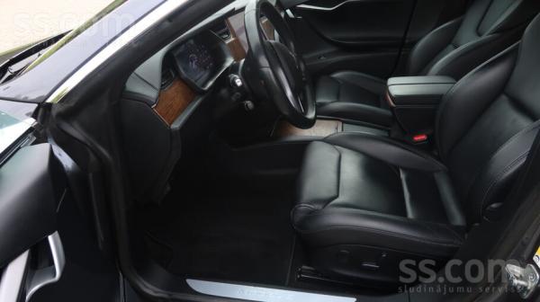 Grey Tesla Model S 2019 in Riga, with an engine capacity of 0.00 L and mileage of 212 thousand km for 26150 €, photo 11 on AUTOMOTO.COM.LV