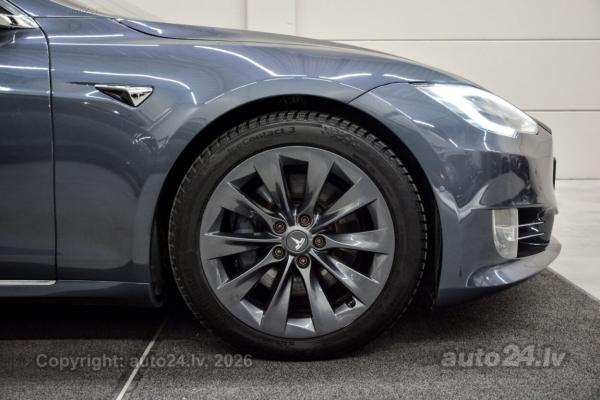Grey Tesla Model S 2020 in Tallinn, with an engine capacity of 0.00 L and mileage of 80 thousand km for 37000 €, photo 3 on AUTOMOTO.COM.LV