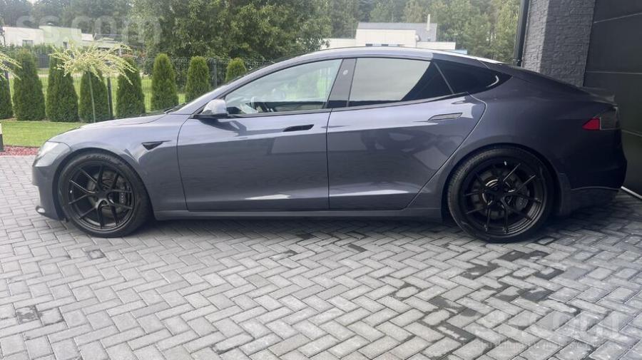 Pelēks Tesla Model S 2020 Rīga, ar dzinēja tilpumu 0.00 L un nobraukumu 107 tūkst. km par 35900 €, foto 3 vietnē AUTOMOTO.COM.LV