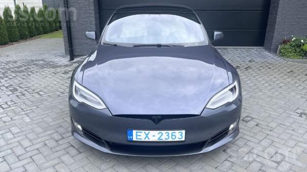 Pelēks Tesla Model S 2020 Rīga, ar dzinēja tilpumu 0.00 L un nobraukumu 107 tūkst. km par 35900 €, foto 4 vietnē AUTOMOTO.COM.LV