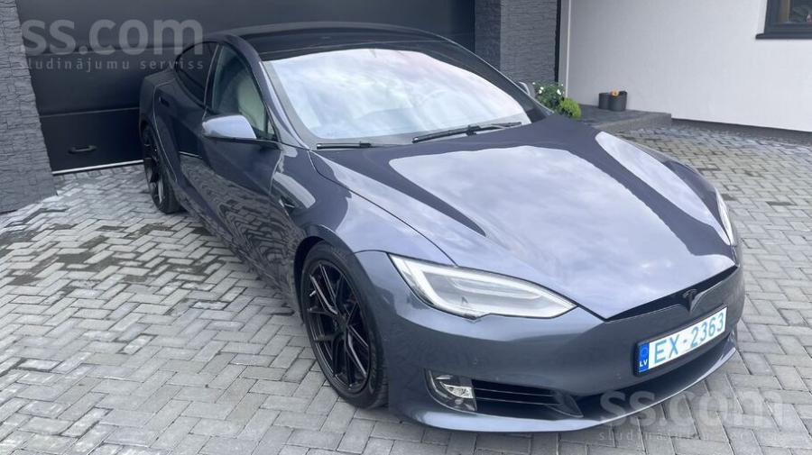 Pelēks Tesla Model S 2020 Rīga, ar dzinēja tilpumu 0.00 L un nobraukumu 107 tūkst. km par 35900 €, foto 5 vietnē AUTOMOTO.COM.LV