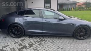 Pelēks Tesla Model S 2020 Rīga, ar dzinēja tilpumu 0.00 L un nobraukumu 107 tūkst. km par 35900 €, foto 6 vietnē AUTOMOTO.COM.LV