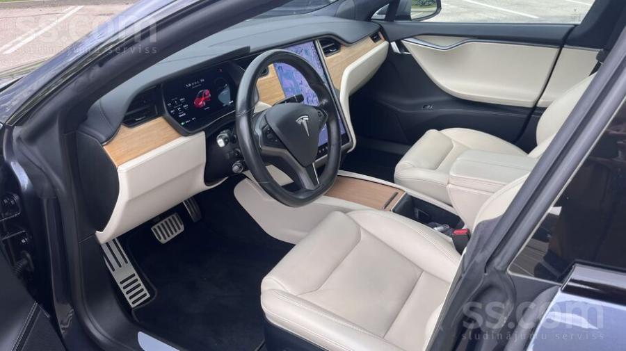 Pelēks Tesla Model S 2020 Rīga, ar dzinēja tilpumu 0.00 L un nobraukumu 107 tūkst. km par 35900 €, foto 7 vietnē AUTOMOTO.COM.LV