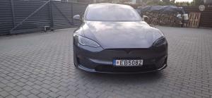 Серый Тесла Модель С 2022 в Вильнюс, объемом двигателя 0.00 л и пробегом 58 тыс. км за 37900 €, фото 3 на AUTOMOTO.COM.LV
