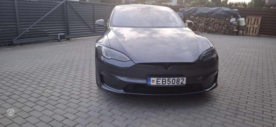 Pelēks Tesla Model S 2022 Viļņa, ar dzinēja tilpumu 0.00 L un nobraukumu 58 tūkst. km par 37900 €, foto 3 vietnē AUTOMOTO.COM.LV