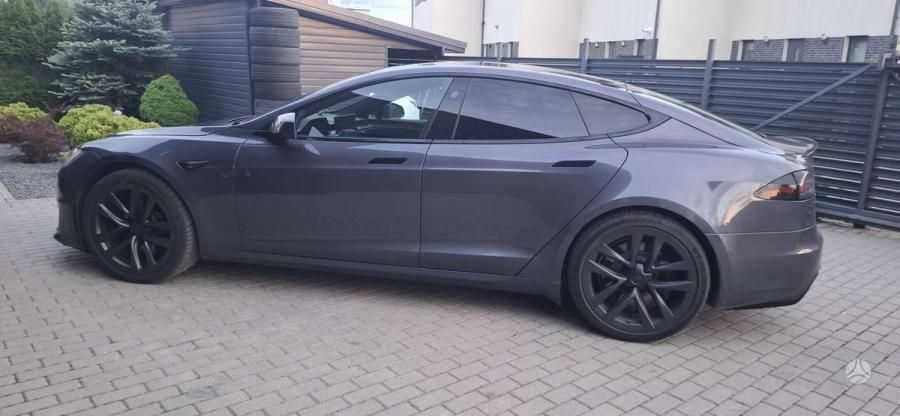 Pelēks Tesla Model S 2022 Viļņa, ar dzinēja tilpumu 0.00 L un nobraukumu 58 tūkst. km par 37900 €, foto 10 vietnē AUTOMOTO.COM.LV
