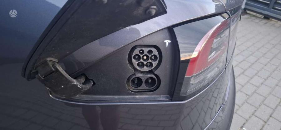 Pelēks Tesla Model S 2022 Viļņa, ar dzinēja tilpumu 0.00 L un nobraukumu 58 tūkst. km par 37900 €, foto 15 vietnē AUTOMOTO.COM.LV