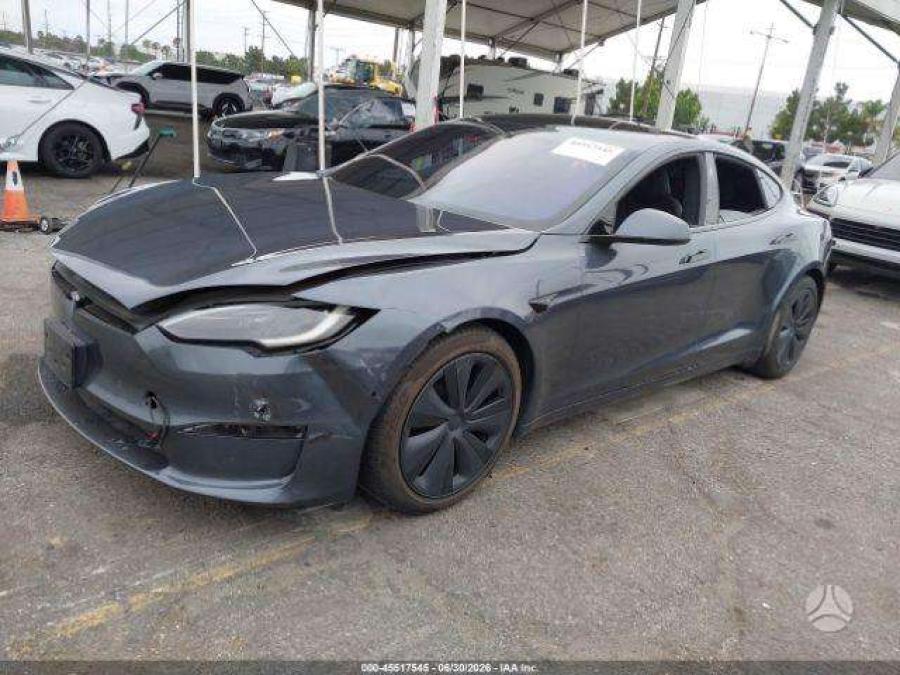 Grey Tesla Model S 2022 in Kaunas, with an engine capacity of 0.00 L and mileage of 71 thousand km for 29100 €, photo 1 on AUTOMOTO.COM.LV