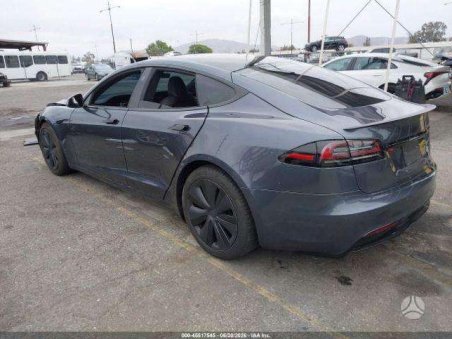 Grey Tesla Model S 2022 in Kaunas, with an engine capacity of 0.00 L and mileage of 71 thousand km for 29100 €, photo 5 on AUTOMOTO.COM.LV