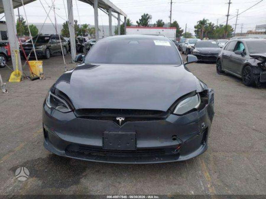 Grey Tesla Model S 2022 in Kaunas, with an engine capacity of 0.00 L and mileage of 71 thousand km for 29100 €, photo 6 on AUTOMOTO.COM.LV