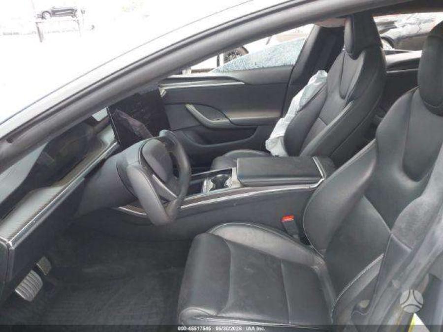 Grey Tesla Model S 2022 in Kaunas, with an engine capacity of 0.00 L and mileage of 71 thousand km for 29100 €, photo 8 on AUTOMOTO.COM.LV