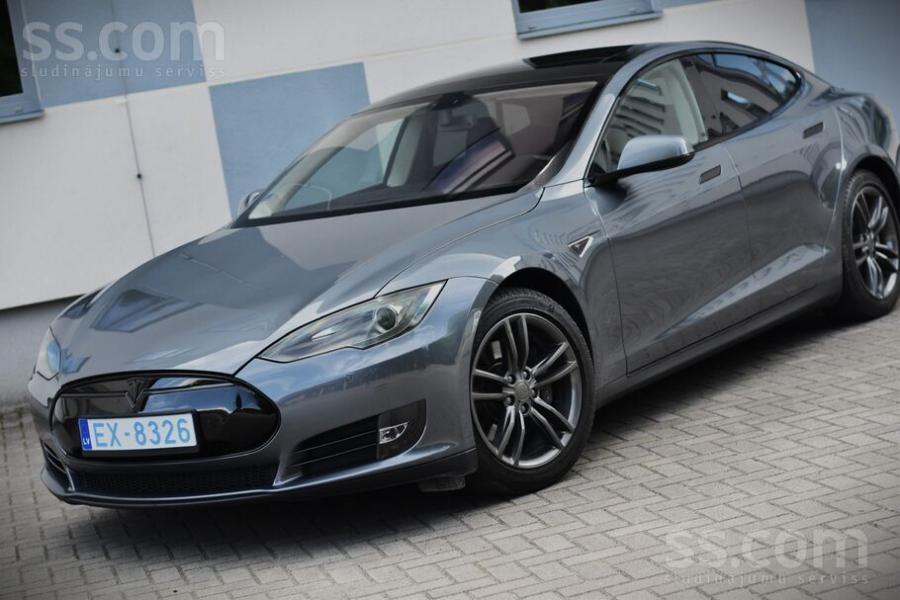 Pelēks Tesla Model S 2013 Jelgava, ar dzinēja tilpumu 0.00 L un nobraukumu 213 tūkst. km par 15300 €, foto 1 vietnē AUTOMOTO.COM.LV