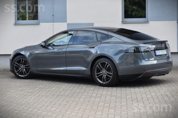 Pelēks Tesla Model S 2013 Jelgava, ar dzinēja tilpumu 0.00 L un nobraukumu 213 tūkst. km par 15300 €, foto 3 vietnē AUTOMOTO.COM.LV