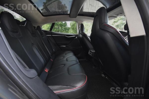 Pelēks Tesla Model S 2013 Jelgava, ar dzinēja tilpumu 0.00 L un nobraukumu 213 tūkst. km par 15300 €, foto 8 vietnē AUTOMOTO.COM.LV
