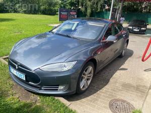 Grey Tesla Model S 2013 in Jurmala, with an engine capacity of 0.00 L and mileage of 275 thousand km for 11900 €, photo  on AUTOMOTO.COM.LV