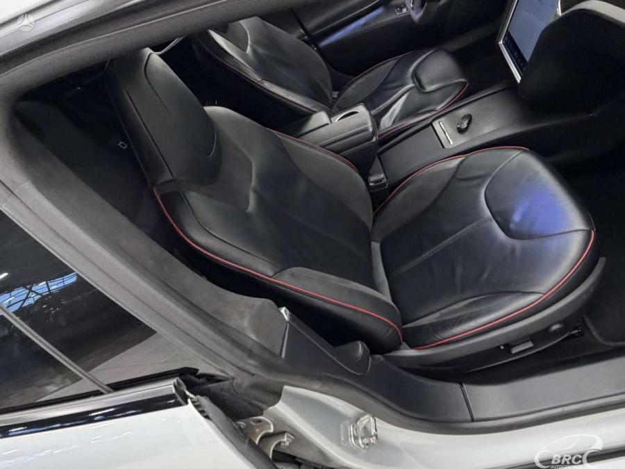 Grey Tesla Model S 2013 in Vilnius, with an engine capacity of 0.00 L and mileage of 177 thousand km for 12900 €, photo 7 on AUTOMOTO.COM.LV