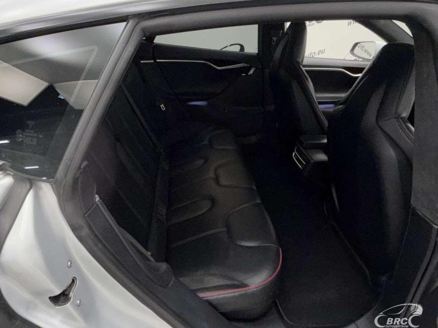 Grey Tesla Model S 2013 in Vilnius, with an engine capacity of 0.00 L and mileage of 177 thousand km for 12900 €, photo 12 on AUTOMOTO.COM.LV