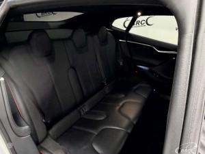 Grey Tesla Model S 2013 in Vilnius, with an engine capacity of 0.00 L and mileage of 177 thousand km for 12900 €, photo 13 on AUTOMOTO.COM.LV