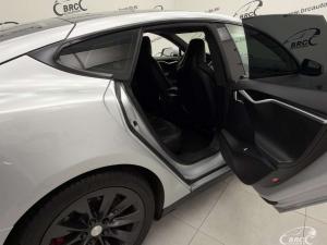 Grey Tesla Model S 2013 in Vilnius, with an engine capacity of 0.00 L and mileage of 177 thousand km for 12900 €, photo 14 on AUTOMOTO.COM.LV