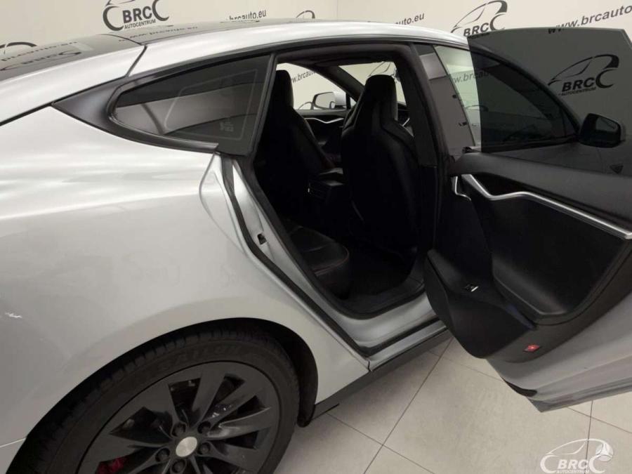 Grey Tesla Model S 2013 in Vilnius, with an engine capacity of 0.00 L and mileage of 177 thousand km for 12900 €, photo 14 on AUTOMOTO.COM.LV