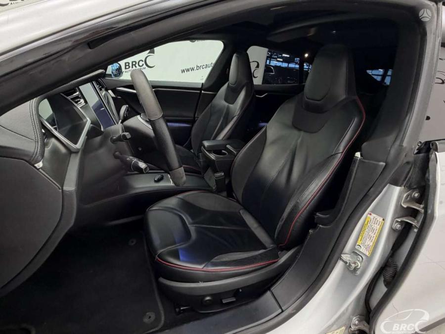 Grey Tesla Model S 2013 in Vilnius, with an engine capacity of 0.00 L and mileage of 177 thousand km for 12900 €, photo 22 on AUTOMOTO.COM.LV