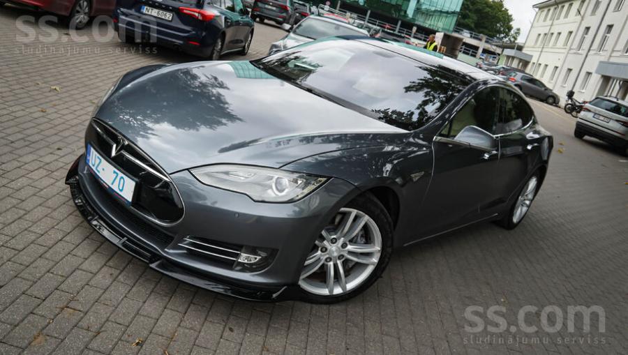 Pelēks Tesla Model S 2013 Rīga, ar dzinēja tilpumu 0.00 L un nobraukumu 170 tūkst. km par 12950 €, foto 3 vietnē AUTOMOTO.COM.LV