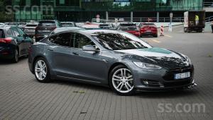 Pelēks Tesla Model S 2013 Rīga, ar dzinēja tilpumu 0.00 L un nobraukumu 170 tūkst. km par 12950 €, foto 4 vietnē AUTOMOTO.COM.LV