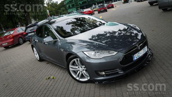 Pelēks Tesla Model S 2013 Rīga, ar dzinēja tilpumu 0.00 L un nobraukumu 170 tūkst. km par 12950 €, foto 5 vietnē AUTOMOTO.COM.LV