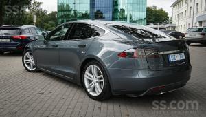 Pelēks Tesla Model S 2013 Rīga, ar dzinēja tilpumu 0.00 L un nobraukumu 170 tūkst. km par 12950 €, foto 9 vietnē AUTOMOTO.COM.LV