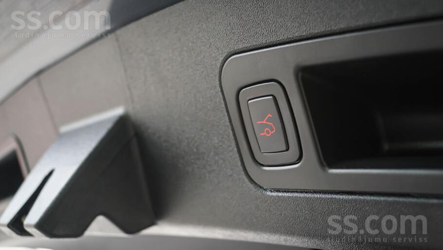 Pelēks Tesla Model S 2013 Rīga, ar dzinēja tilpumu 0.00 L un nobraukumu 170 tūkst. km par 12950 €, foto 12 vietnē AUTOMOTO.COM.LV