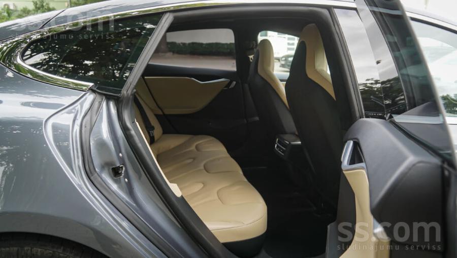 Pelēks Tesla Model S 2013 Rīga, ar dzinēja tilpumu 0.00 L un nobraukumu 170 tūkst. km par 12950 €, foto 14 vietnē AUTOMOTO.COM.LV