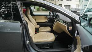Pelēks Tesla Model S 2013 Rīga, ar dzinēja tilpumu 0.00 L un nobraukumu 170 tūkst. km par 12950 €, foto 15 vietnē AUTOMOTO.COM.LV