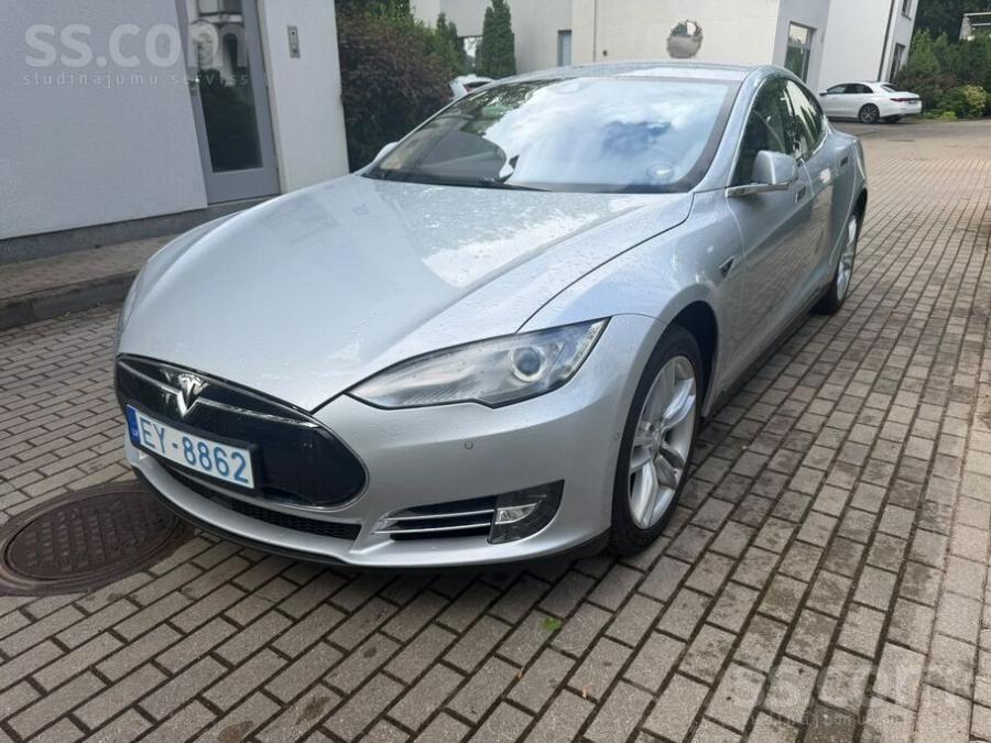 Pelēks Tesla Model S 2014 Jūrmala, ar dzinēja tilpumu 0.00 L un nobraukumu 205 tūkst. km par 13999 €, foto 1 vietnē AUTOMOTO.COM.LV