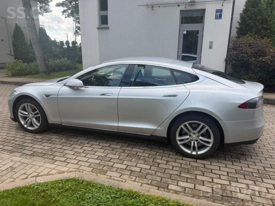 Pelēks Tesla Model S 2014 Jūrmala, ar dzinēja tilpumu 0.00 L un nobraukumu 205 tūkst. km par 13999 €, foto 3 vietnē AUTOMOTO.COM.LV