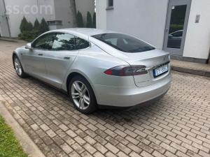 Pelēks Tesla Model S 2014 Jūrmala, ar dzinēja tilpumu 0.00 L un nobraukumu 205 tūkst. km par 13999 €, foto 4 vietnē AUTOMOTO.COM.LV