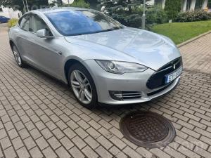 Pelēks Tesla Model S 2014 Jūrmala, ar dzinēja tilpumu 0.00 L un nobraukumu 205 tūkst. km par 13999 €, foto 8 vietnē AUTOMOTO.COM.LV