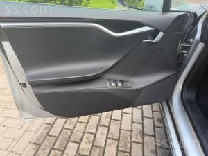 Pelēks Tesla Model S 2014 Jūrmala, ar dzinēja tilpumu 0.00 L un nobraukumu 205 tūkst. km par 13999 €, foto 10 vietnē AUTOMOTO.COM.LV