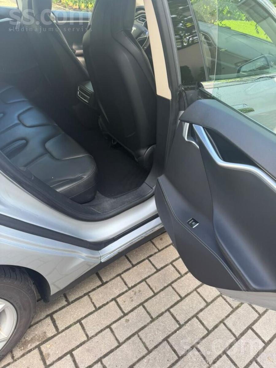 Pelēks Tesla Model S 2014 Jūrmala, ar dzinēja tilpumu 0.00 L un nobraukumu 205 tūkst. km par 13999 €, foto 15 vietnē AUTOMOTO.COM.LV