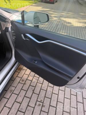 Pelēks Tesla Model S 2014 Jūrmala, ar dzinēja tilpumu 0.00 L un nobraukumu 205 tūkst. km par 13999 €, foto 16 vietnē AUTOMOTO.COM.LV