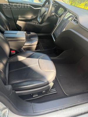 Pelēks Tesla Model S 2014 Jūrmala, ar dzinēja tilpumu 0.00 L un nobraukumu 205 tūkst. km par 13999 €, foto 17 vietnē AUTOMOTO.COM.LV