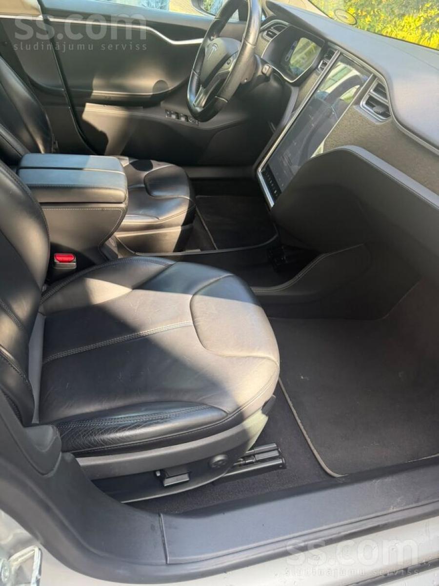 Pelēks Tesla Model S 2014 Jūrmala, ar dzinēja tilpumu 0.00 L un nobraukumu 205 tūkst. km par 13999 €, foto 17 vietnē AUTOMOTO.COM.LV
