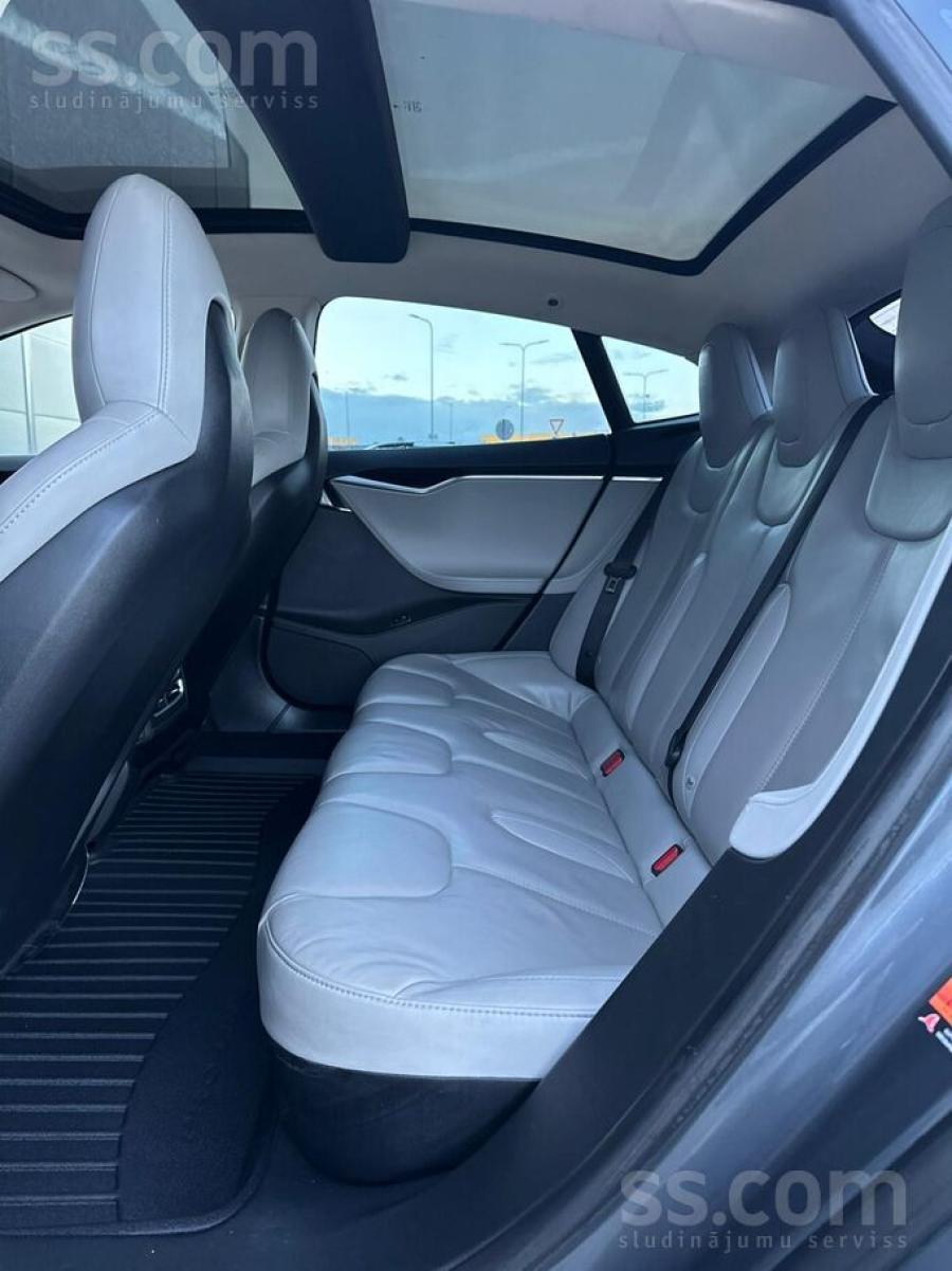 Pelēks Tesla Model S 2015 Rīga, ar dzinēja tilpumu 0.00 L un nobraukumu 288 tūkst. km par 12590 €, foto 16 vietnē AUTOMOTO.COM.LV