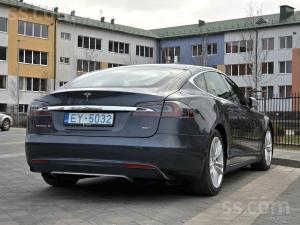 Pelēks Tesla Model S 2015 Jelgava, ar dzinēja tilpumu 0.00 L un nobraukumu 208 tūkst. km par 14500 €, foto 5 vietnē AUTOMOTO.COM.LV