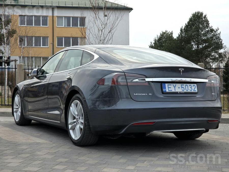 Pelēks Tesla Model S 2015 Jelgava, ar dzinēja tilpumu 0.00 L un nobraukumu 208 tūkst. km par 14500 €, foto 6 vietnē AUTOMOTO.COM.LV