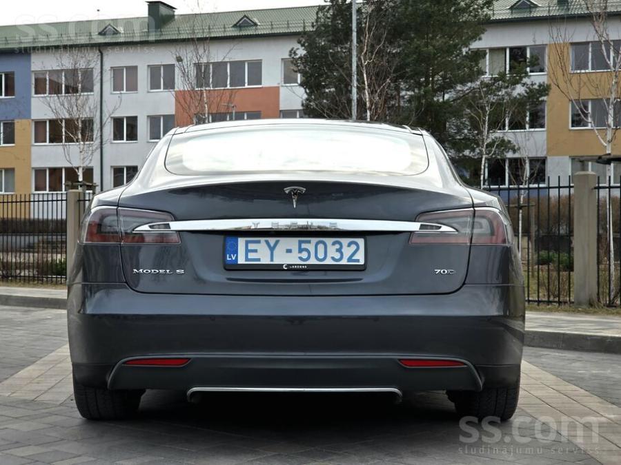 Pelēks Tesla Model S 2015 Jelgava, ar dzinēja tilpumu 0.00 L un nobraukumu 208 tūkst. km par 14500 €, foto 7 vietnē AUTOMOTO.COM.LV