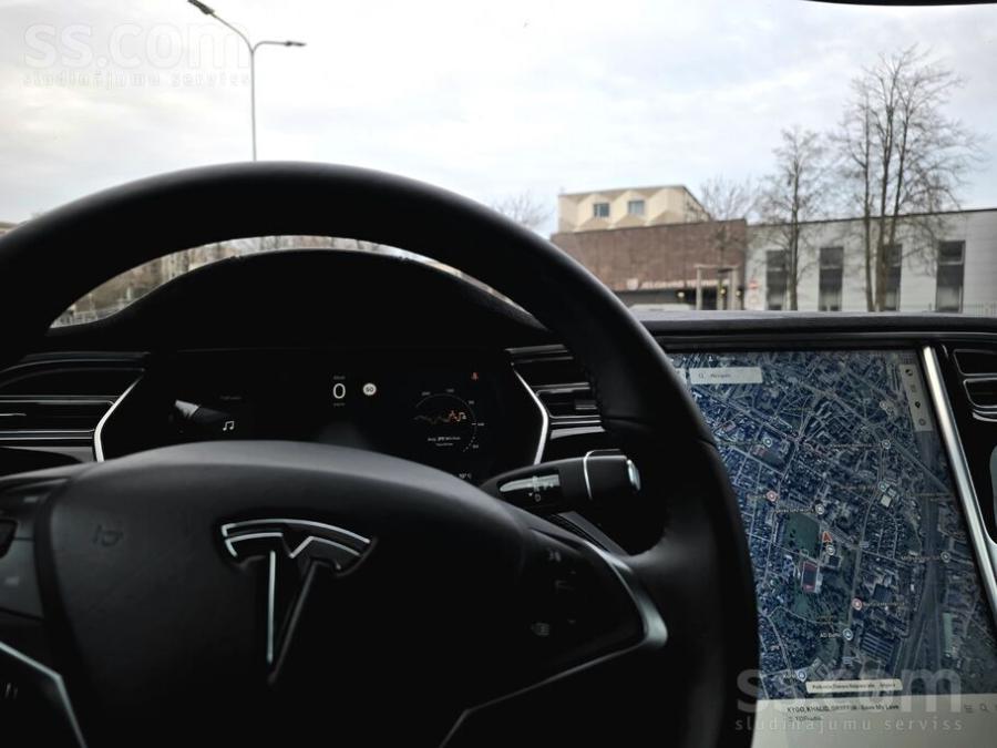 Pelēks Tesla Model S 2015 Jelgava, ar dzinēja tilpumu 0.00 L un nobraukumu 208 tūkst. km par 14500 €, foto 11 vietnē AUTOMOTO.COM.LV