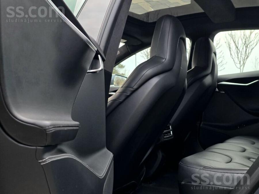 Pelēks Tesla Model S 2015 Jelgava, ar dzinēja tilpumu 0.00 L un nobraukumu 208 tūkst. km par 14500 €, foto 17 vietnē AUTOMOTO.COM.LV