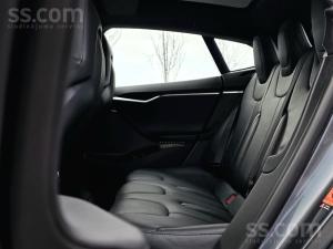 Pelēks Tesla Model S 2015 Jelgava, ar dzinēja tilpumu 0.00 L un nobraukumu 208 tūkst. km par 14500 €, foto 18 vietnē AUTOMOTO.COM.LV