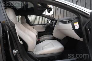Grey Tesla Model S 2015 in Jelgava, with an engine capacity of 0.00 L and mileage of 180 thousand km for 14750 €, photo 9 on AUTOMOTO.COM.LV